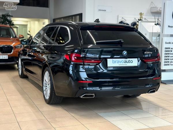 Melns BMW 530 2021 Klaipėda, ar dzinēja tilpumu 2.00 L un nobraukumu 143 tūkst. km par 29392 €, foto 6 vietnē AUTOMOTO.COM.LV