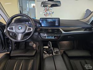 Black BMW 530 2021 in Vilnius, with an engine capacity of 2.00 L and mileage of 136 thousand km for 31999 €, photo 16 on AUTOMOTO.COM.LV