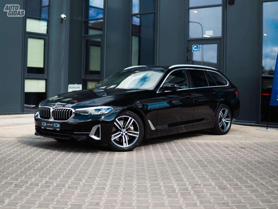 Black BMW 530 2021 in Marijampole, with an engine capacity of 3.00 L and mileage of 77 thousand km for 34950 €, photo 3 on AUTOMOTO.COM.LV