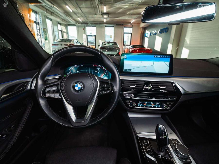 Black BMW 530 2021 in Marijampole, with an engine capacity of 3.00 L and mileage of 77 thousand km for 34950 €, photo 18 on AUTOMOTO.COM.LV