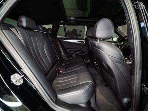 Black BMW 530 2021 in Marijampole, with an engine capacity of 3.00 L and mileage of 77 thousand km for 34950 €, photo 34 on AUTOMOTO.COM.LV