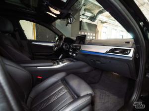 Black BMW 530 2021 in Marijampole, with an engine capacity of 3.00 L and mileage of 77 thousand km for 34950 €, photo 37 on AUTOMOTO.COM.LV