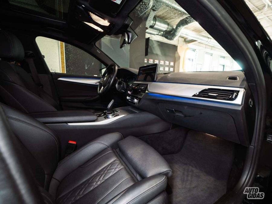Black BMW 530 2021 in Marijampole, with an engine capacity of 3.00 L and mileage of 77 thousand km for 34950 €, photo 37 on AUTOMOTO.COM.LV