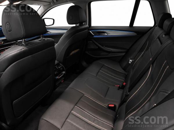 Black BMW 530 2021 in Riga, with an engine capacity of 2.00 L and mileage of 159 thousand km for 24900 €, photo 7 on AUTOMOTO.COM.LV