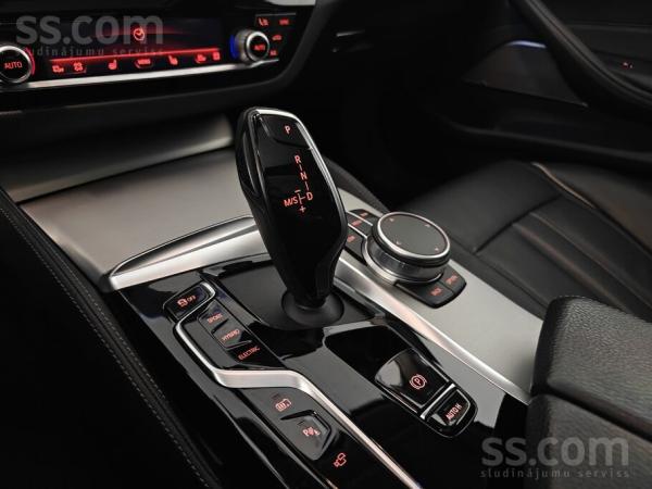 Black BMW 530 2021 in Riga, with an engine capacity of 2.00 L and mileage of 159 thousand km for 24900 €, photo 10 on AUTOMOTO.COM.LV