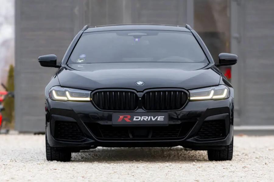 Melns BMW 530 2021 Jelgava, ar dzinēja tilpumu 2.00 L un nobraukumu 206 tūkst. km par 28900 €, foto 3 vietnē AUTOMOTO.COM.LV