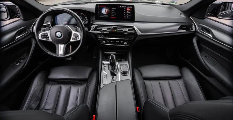 Melns BMW 530 2021 Jelgava, ar dzinēja tilpumu 2.00 L un nobraukumu 206 tūkst. km par 28900 €, foto 11 vietnē AUTOMOTO.COM.LV