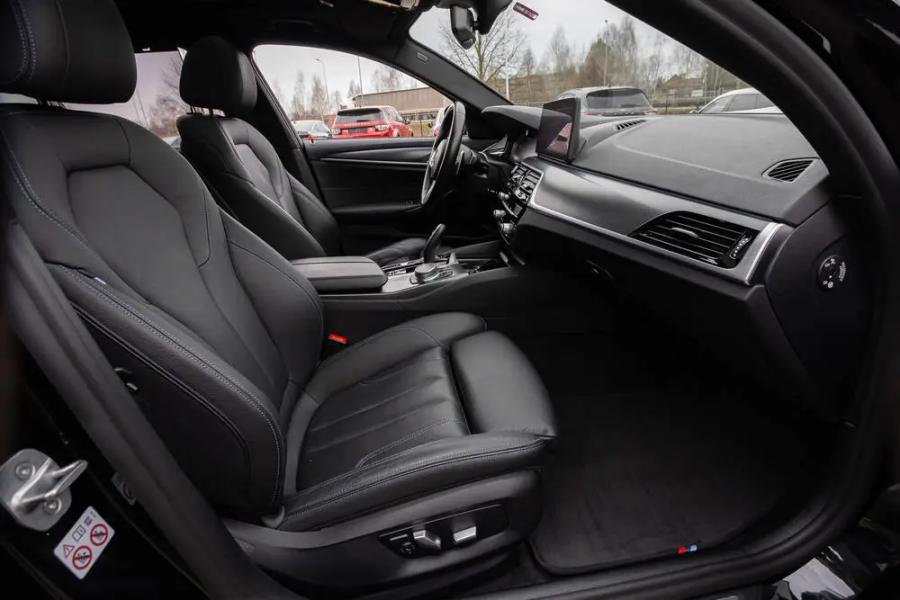 Melns BMW 530 2021 Jelgava, ar dzinēja tilpumu 2.00 L un nobraukumu 206 tūkst. km par 28900 €, foto 12 vietnē AUTOMOTO.COM.LV