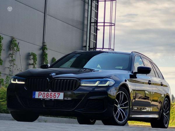 Black BMW 530 2021 in Vilnius, with an engine capacity of 2.99 L and mileage of 247 thousand km for 26500 €, photo 2 on AUTOMOTO.COM.LV