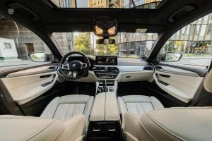 Melns BMW 530 2021 Viļņa, ar dzinēja tilpumu 2.99 L un nobraukumu 191 tūkst. km par 28900 €, foto 14 vietnē AUTOMOTO.COM.LV