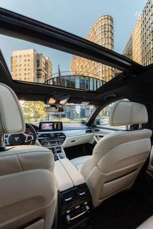 Melns BMW 530 2021 Viļņa, ar dzinēja tilpumu 2.99 L un nobraukumu 191 tūkst. km par 28900 €, foto 26 vietnē AUTOMOTO.COM.LV