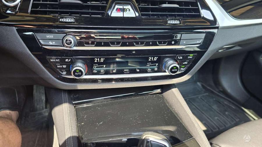 Melns BMW 530 2021 Viļņa, ar dzinēja tilpumu 2.00 L un nobraukumu 146 tūkst. km par 31299 €, foto 25 vietnē AUTOMOTO.COM.LV