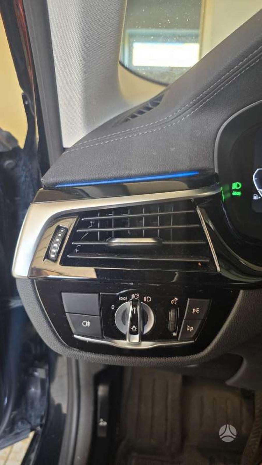Melns BMW 530 2021 Viļņa, ar dzinēja tilpumu 2.00 L un nobraukumu 146 tūkst. km par 31299 €, foto 29 vietnē AUTOMOTO.COM.LV