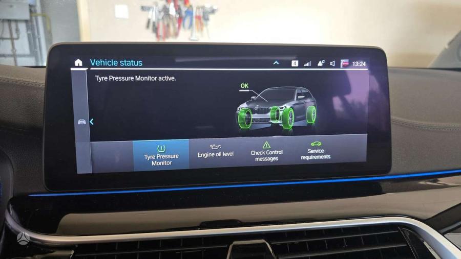 Melns BMW 530 2021 Viļņa, ar dzinēja tilpumu 2.00 L un nobraukumu 146 tūkst. km par 31299 €, foto 36 vietnē AUTOMOTO.COM.LV
