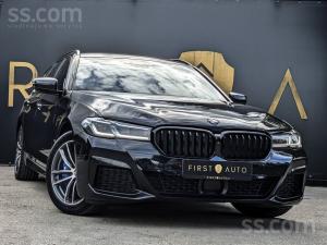 Melns BMW 530 2021 Tukums, ar dzinēja tilpumu 2.00 L un nobraukumu 141 tūkst. km par 29990 €, foto  vietnē AUTOMOTO.COM.LV