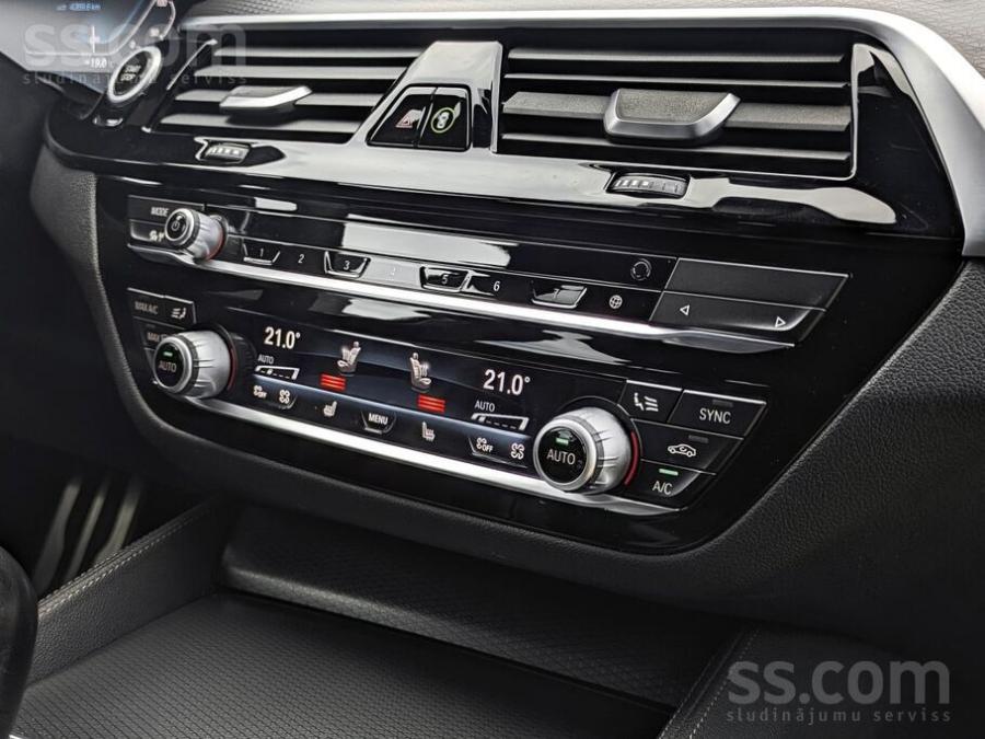 Melns BMW 530 2021 Tukums, ar dzinēja tilpumu 2.00 L un nobraukumu 141 tūkst. km par 29990 €, foto 24 vietnē AUTOMOTO.COM.LV