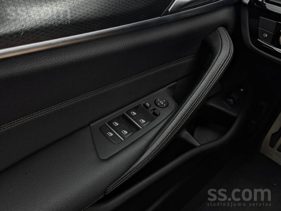 Melns BMW 530 2021 Tukums, ar dzinēja tilpumu 2.00 L un nobraukumu 141 tūkst. km par 29990 €, foto 28 vietnē AUTOMOTO.COM.LV