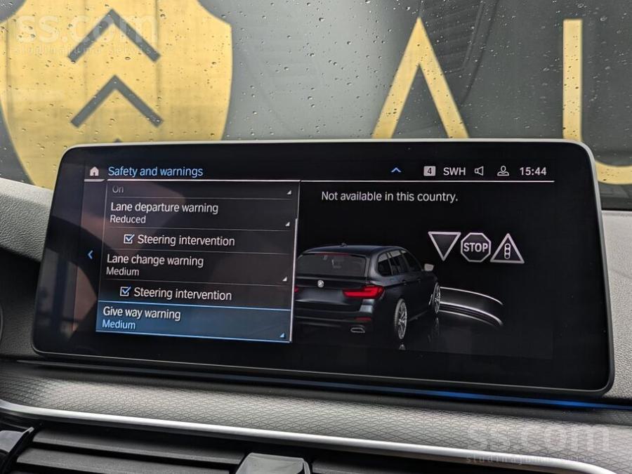 Melns BMW 530 2021 Tukums, ar dzinēja tilpumu 2.00 L un nobraukumu 141 tūkst. km par 29990 €, foto 32 vietnē AUTOMOTO.COM.LV