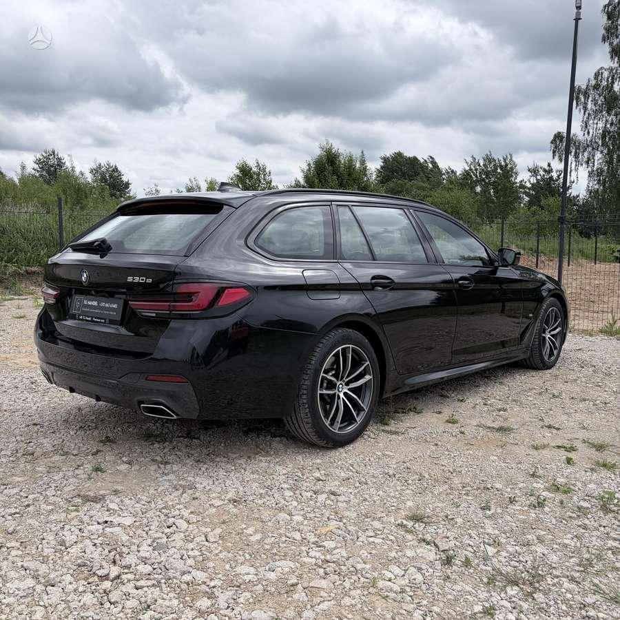 Black BMW 530 2021 in Vilnius, with an engine capacity of 2.00 L and mileage of 192 thousand km for 22900 €, photo 4 on AUTOMOTO.COM.LV
