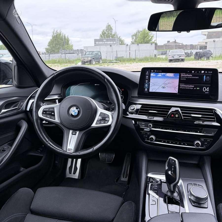 Black BMW 530 2021 in Vilnius, with an engine capacity of 2.00 L and mileage of 192 thousand km for 22900 €, photo 10 on AUTOMOTO.COM.LV