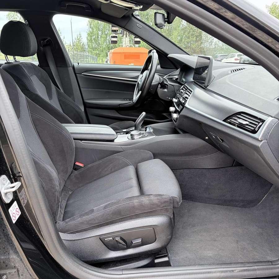 Black BMW 530 2021 in Vilnius, with an engine capacity of 2.00 L and mileage of 192 thousand km for 22900 €, photo 14 on AUTOMOTO.COM.LV