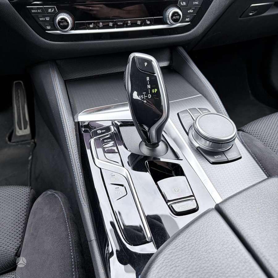 Black BMW 530 2021 in Vilnius, with an engine capacity of 2.00 L and mileage of 192 thousand km for 22900 €, photo 15 on AUTOMOTO.COM.LV