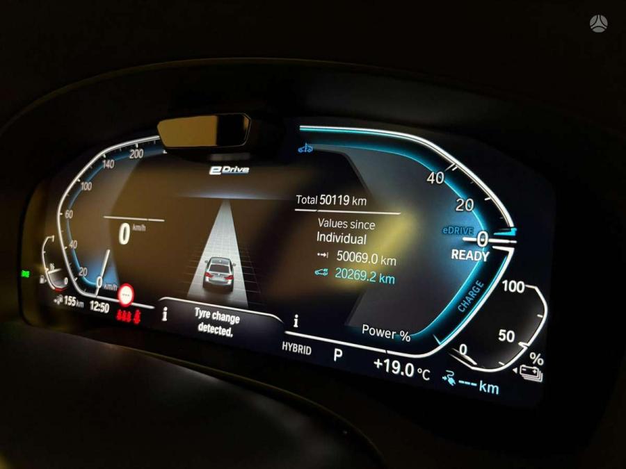Black BMW 530 2021 in Marijampole, with an engine capacity of 2.00 L and mileage of 50 thousand km for 29999 €, photo 12 on AUTOMOTO.COM.LV