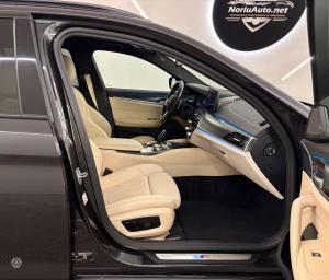 Black BMW 530 2021 in Marijampole, with an engine capacity of 2.00 L and mileage of 50 thousand km for 29999 €, photo 13 on AUTOMOTO.COM.LV
