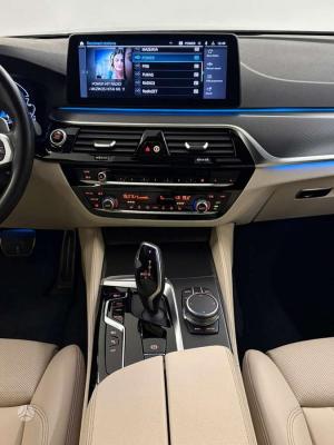 Black BMW 530 2021 in Marijampole, with an engine capacity of 2.00 L and mileage of 50 thousand km for 29999 €, photo 15 on AUTOMOTO.COM.LV