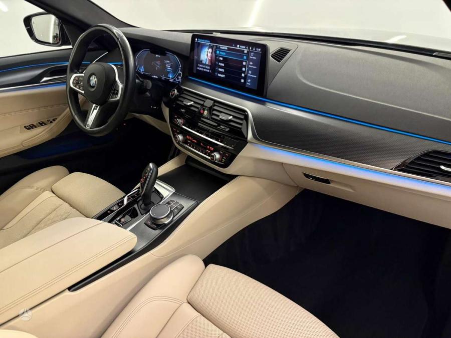 Black BMW 530 2021 in Marijampole, with an engine capacity of 2.00 L and mileage of 50 thousand km for 29999 €, photo 17 on AUTOMOTO.COM.LV