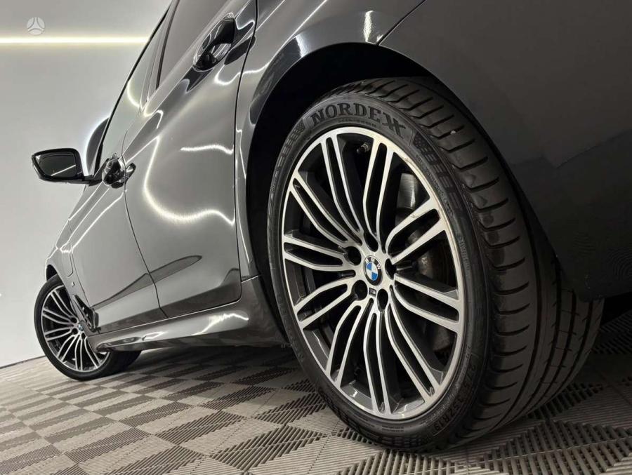 Black BMW 530 2021 in Marijampole, with an engine capacity of 2.00 L and mileage of 50 thousand km for 29999 €, photo 21 on AUTOMOTO.COM.LV