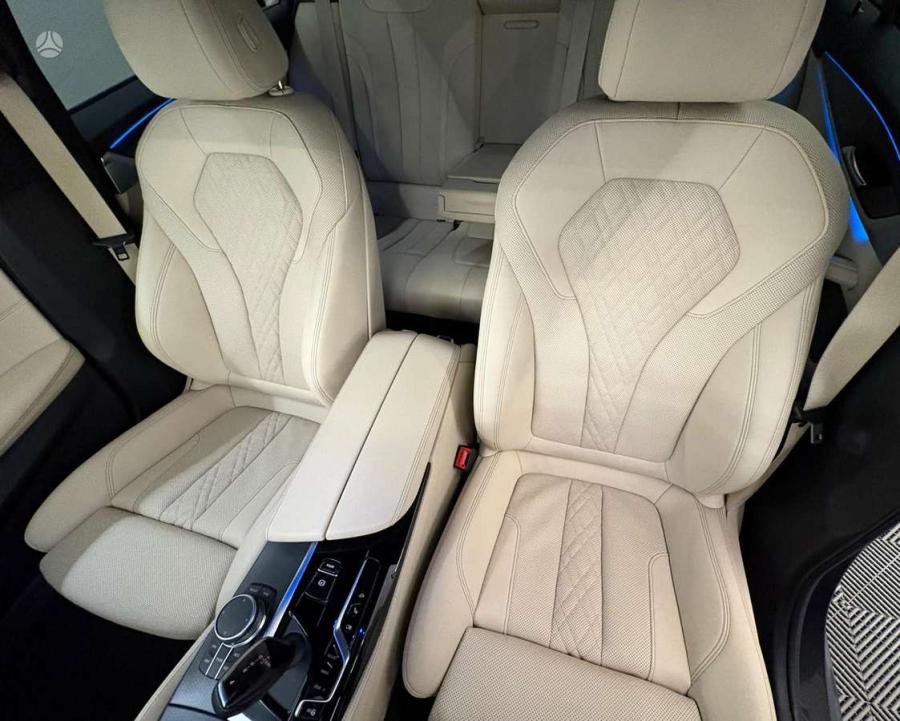 Black BMW 530 2021 in Marijampole, with an engine capacity of 2.00 L and mileage of 50 thousand km for 29999 €, photo 24 on AUTOMOTO.COM.LV