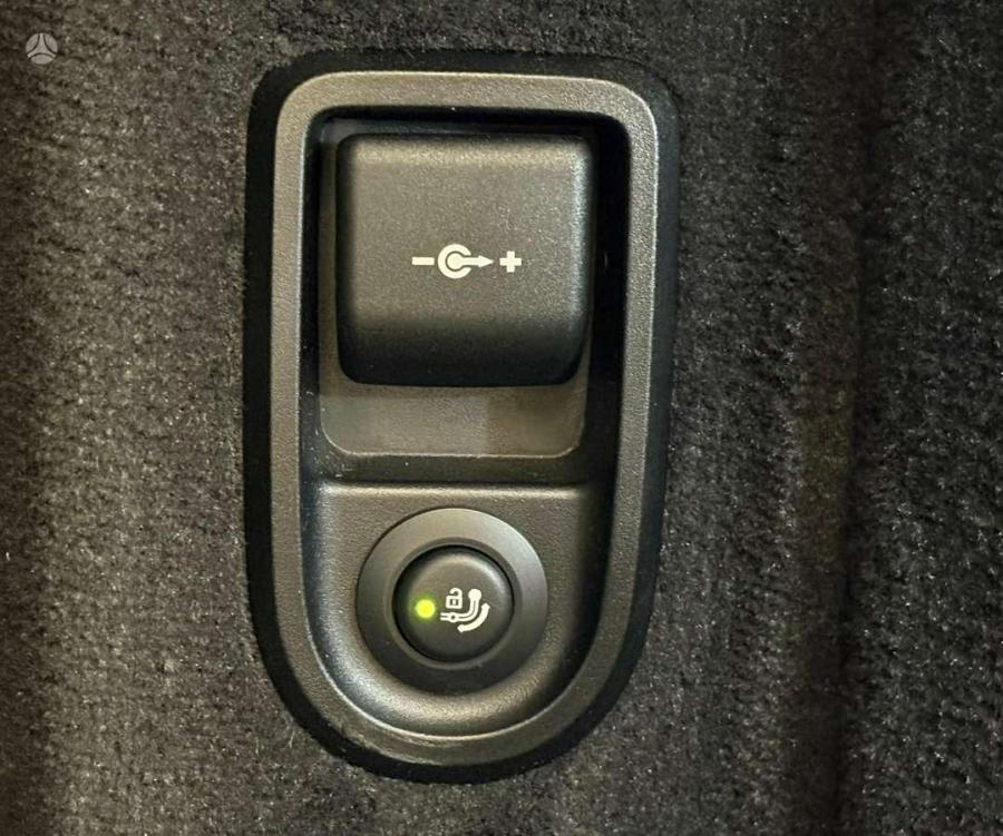 Black BMW 530 2021 in Marijampole, with an engine capacity of 2.00 L and mileage of 50 thousand km for 29999 €, photo 32 on AUTOMOTO.COM.LV