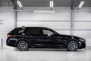 Black BMW 530 2021 in Tukums, with an engine capacity of 2.00 L and mileage of 175 thousand km for 27777 €, photo 5 on AUTOMOTO.COM.LV