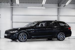Black BMW 530 2021 in Tukums, with an engine capacity of 2.00 L and mileage of 175 thousand km for 27777 €, photo 7 on AUTOMOTO.COM.LV