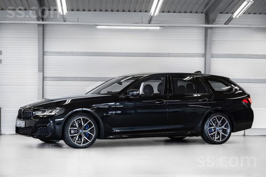 Black BMW 530 2021 in Tukums, with an engine capacity of 2.00 L and mileage of 175 thousand km for 27777 €, photo 7 on AUTOMOTO.COM.LV