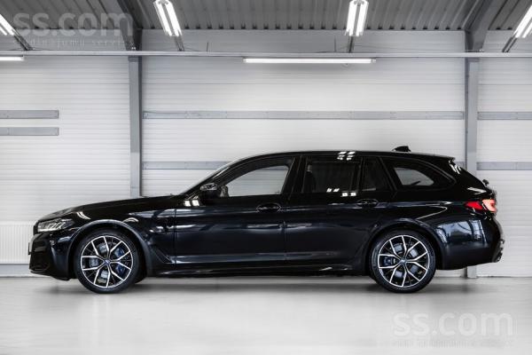 BMW 530 2021 in Tukums on AUTOMOTO.COM.LV Black BMW 530 2021 in Tukums, with an engine capacity of 2.00 L and mileage of 175 thousand km for 27777 €, photo 8 on AUTOMOTO.COM.LV