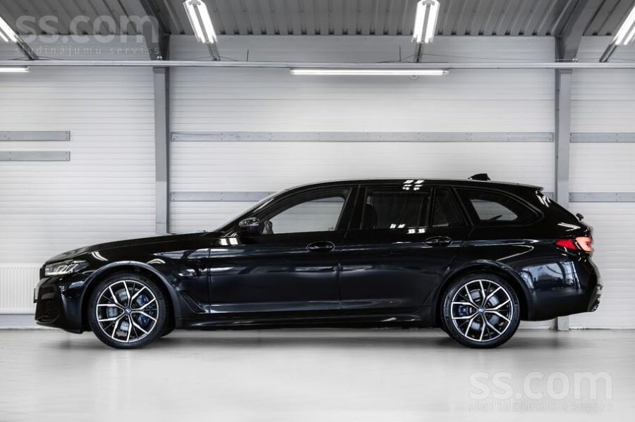 Black BMW 530 2021 in Tukums, with an engine capacity of 2.00 L and mileage of 175 thousand km for 27777 €, photo 8 on AUTOMOTO.COM.LV