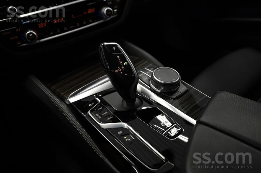 Black BMW 530 2021 in Tukums, with an engine capacity of 2.00 L and mileage of 175 thousand km for 27777 €, photo 19 on AUTOMOTO.COM.LV