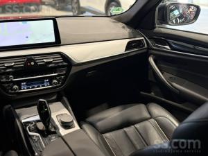 Melns BMW 530 2021 Rīga, ar dzinēja tilpumu 2.00 L un nobraukumu 80 tūkst. km par 26490 €, foto 21 vietnē AUTOMOTO.COM.LV