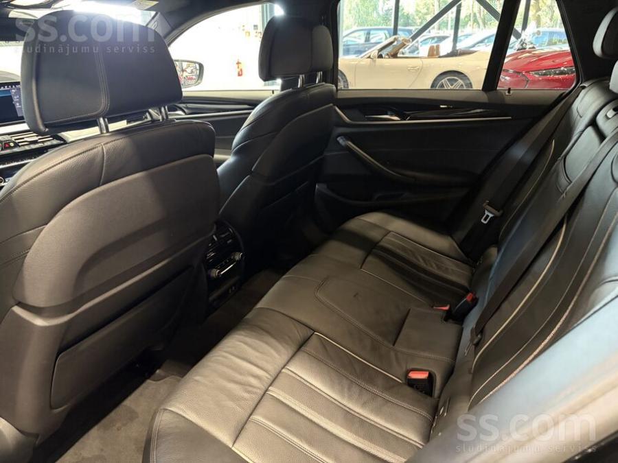 Melns BMW 530 2021 Rīga, ar dzinēja tilpumu 2.00 L un nobraukumu 80 tūkst. km par 26490 €, foto 22 vietnē AUTOMOTO.COM.LV