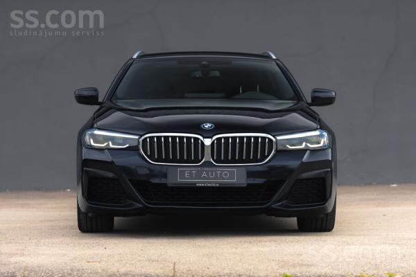 Black BMW 530 2021 in Jelgava, with an engine capacity of 2.00 L and mileage of 254 thousand km for 21000 €, photo 3 on AUTOMOTO.COM.LV