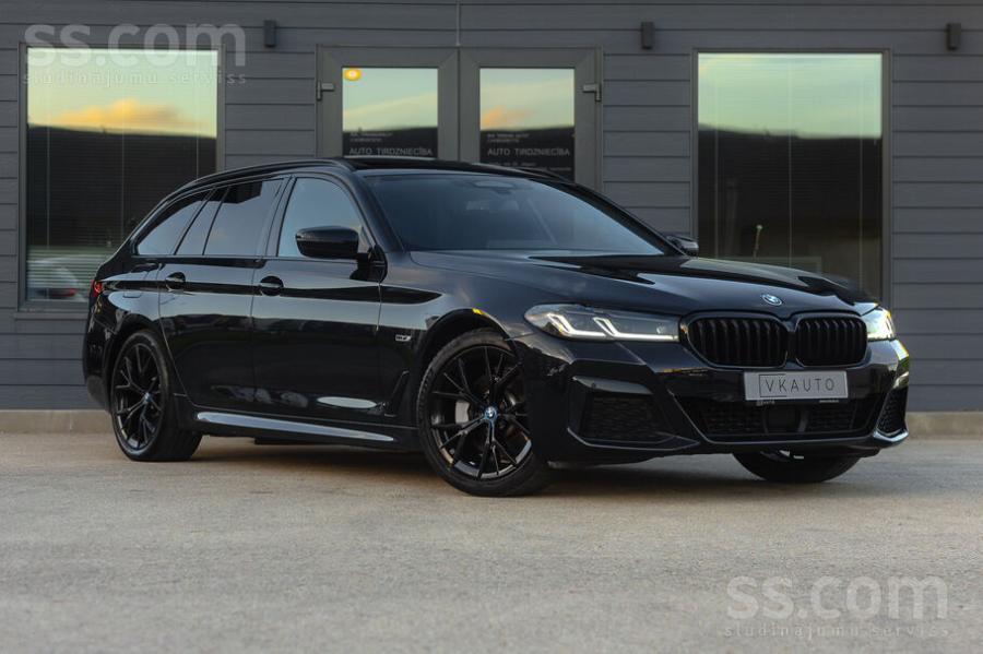 Black BMW 530 2021 in Jelgava, with an engine capacity of 2.00 L and mileage of 246 thousand km for 22500 €, photo 1 on AUTOMOTO.COM.LV