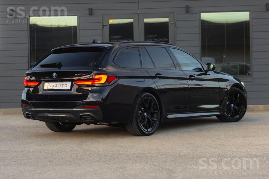 Black BMW 530 2021 in Jelgava, with an engine capacity of 2.00 L and mileage of 246 thousand km for 22500 €, photo 5 on AUTOMOTO.COM.LV