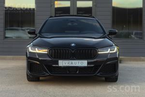Black BMW 530 2021 in Jelgava, with an engine capacity of 2.00 L and mileage of 246 thousand km for 22500 €, photo 6 on AUTOMOTO.COM.LV