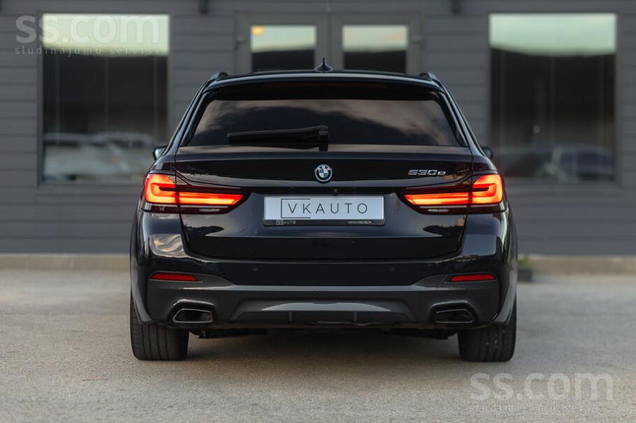 Black BMW 530 2021 in Jelgava, with an engine capacity of 2.00 L and mileage of 246 thousand km for 22500 €, photo 8 on AUTOMOTO.COM.LV