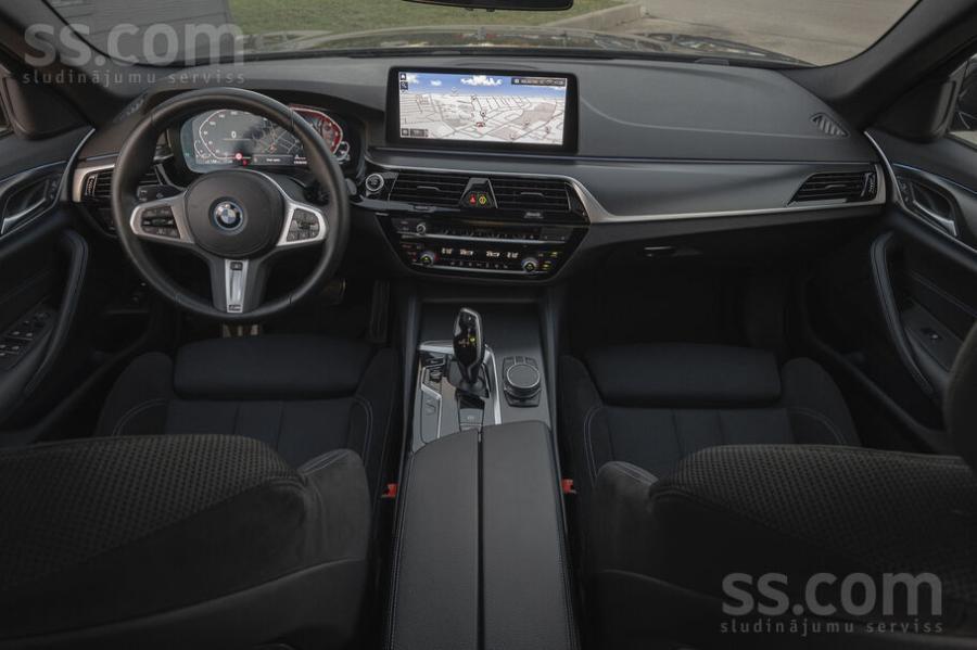 Black BMW 530 2021 in Jelgava, with an engine capacity of 2.00 L and mileage of 246 thousand km for 22500 €, photo 9 on AUTOMOTO.COM.LV