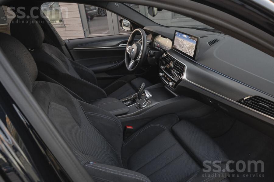 Black BMW 530 2021 in Jelgava, with an engine capacity of 2.00 L and mileage of 246 thousand km for 22500 €, photo 10 on AUTOMOTO.COM.LV