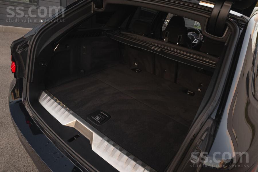 Black BMW 530 2021 in Jelgava, with an engine capacity of 2.00 L and mileage of 246 thousand km for 22500 €, photo 14 on AUTOMOTO.COM.LV