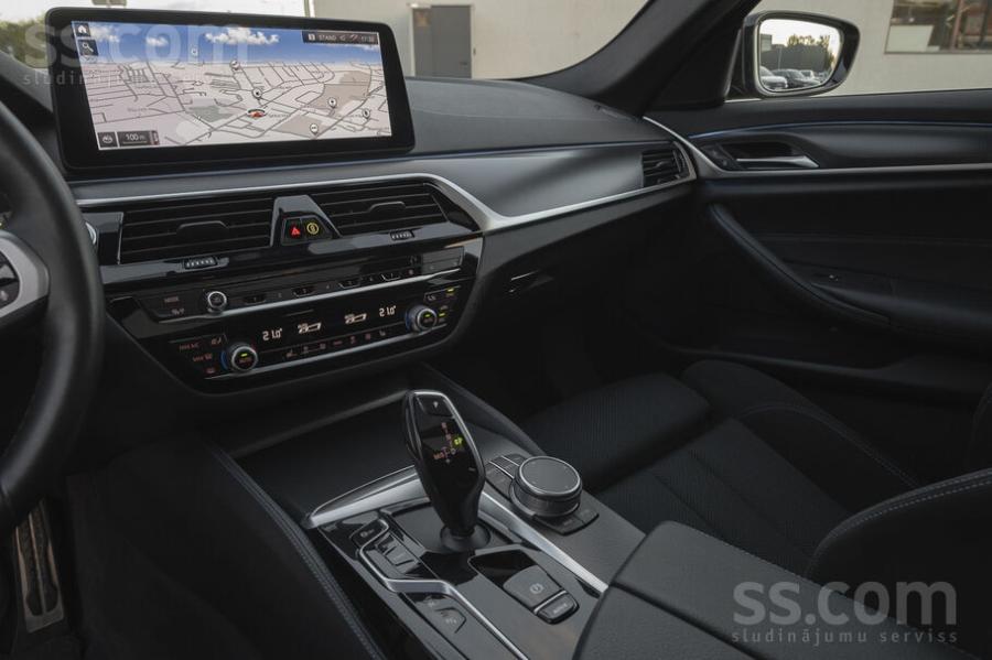 Black BMW 530 2021 in Jelgava, with an engine capacity of 2.00 L and mileage of 246 thousand km for 22500 €, photo 19 on AUTOMOTO.COM.LV